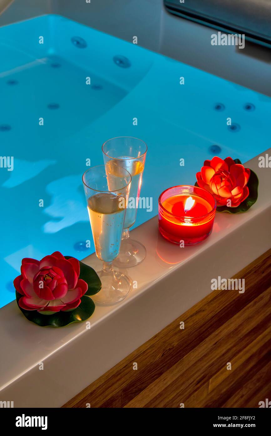 Romantic night in bath tub Stock Photo - Alamy