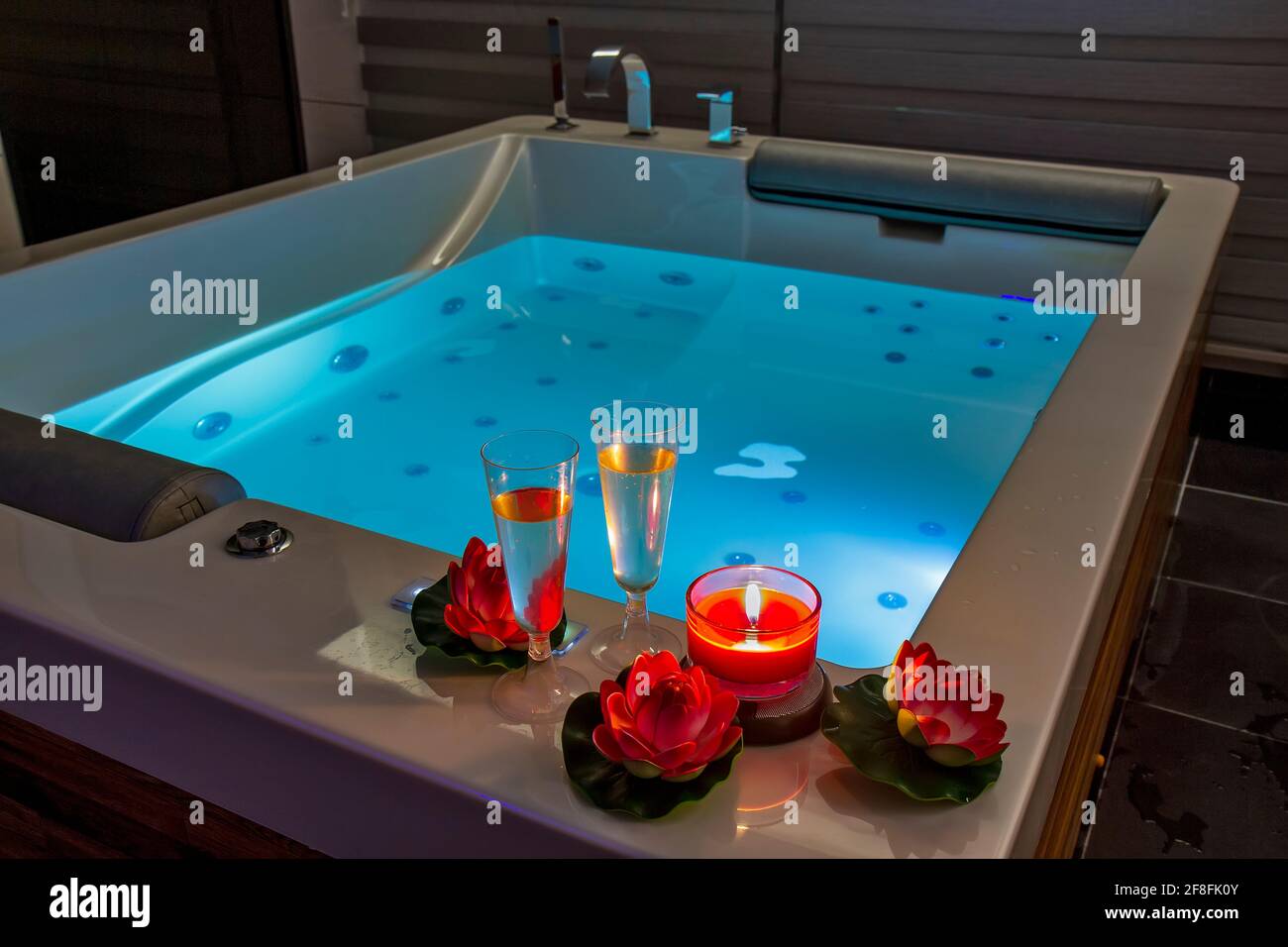 Romantic night in bath tub Stock Photo - Alamy