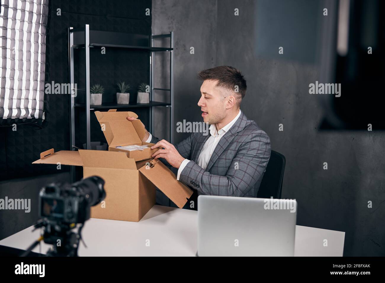 Unboxing record hi-res stock photography and images - Alamy