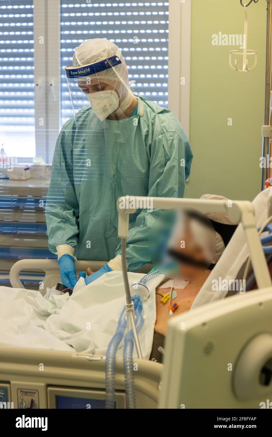 Lagosanto, Italy. 7 April, 2021. Delta’s hospital intensive care ...