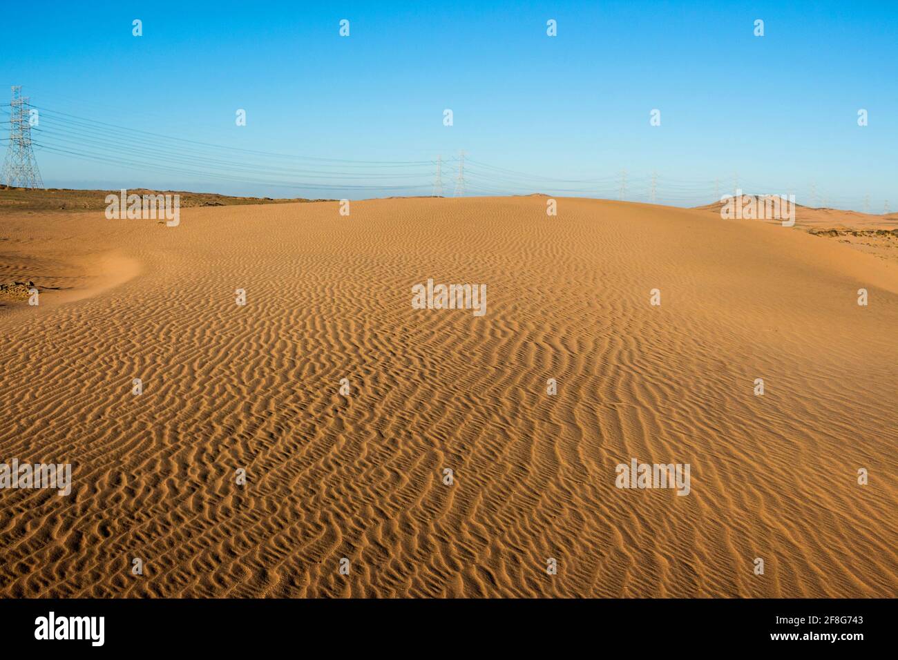 sand dunes in saudi arabia Stock Photo - Alamy