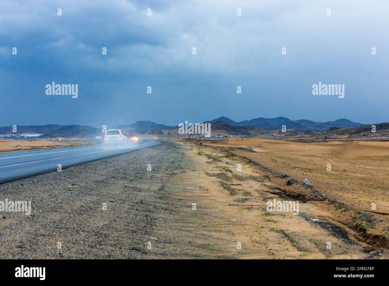 desert road in saudi arabia Stock Photo - Alamy