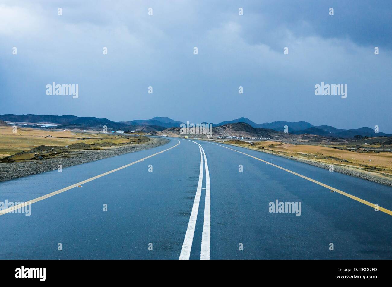 Saudi arabian desert sand storm hi-res stock photography and images - Alamy