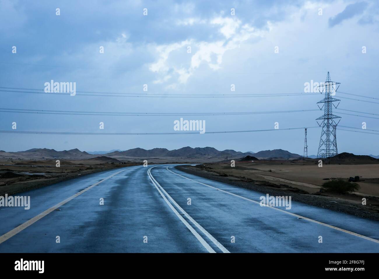 desert road in saudi arabia Stock Photo - Alamy