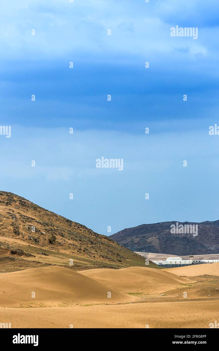 saudi arabia desert landscape Stock Photo - Alamy