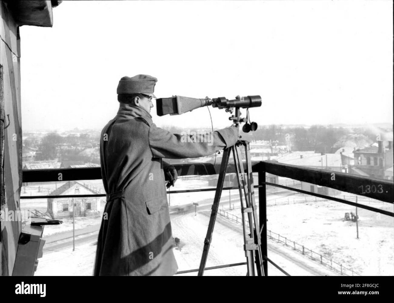 Telescopic view Black and White Stock Photos & Images - Alamy