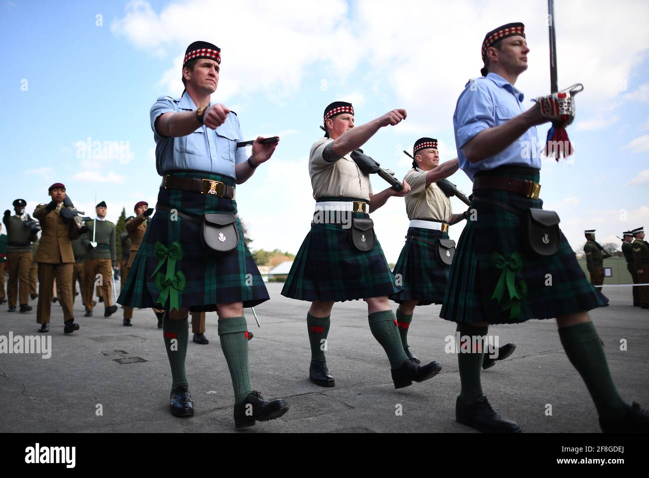 Duke of edinburghs royal regiment hi-res stock photography and images ...
