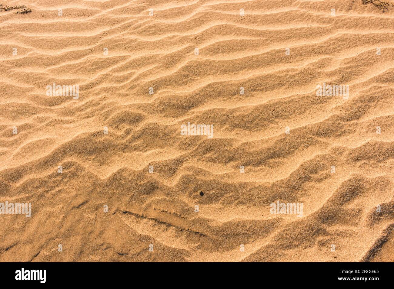 sand dunes in saudi arabia Stock Photo - Alamy