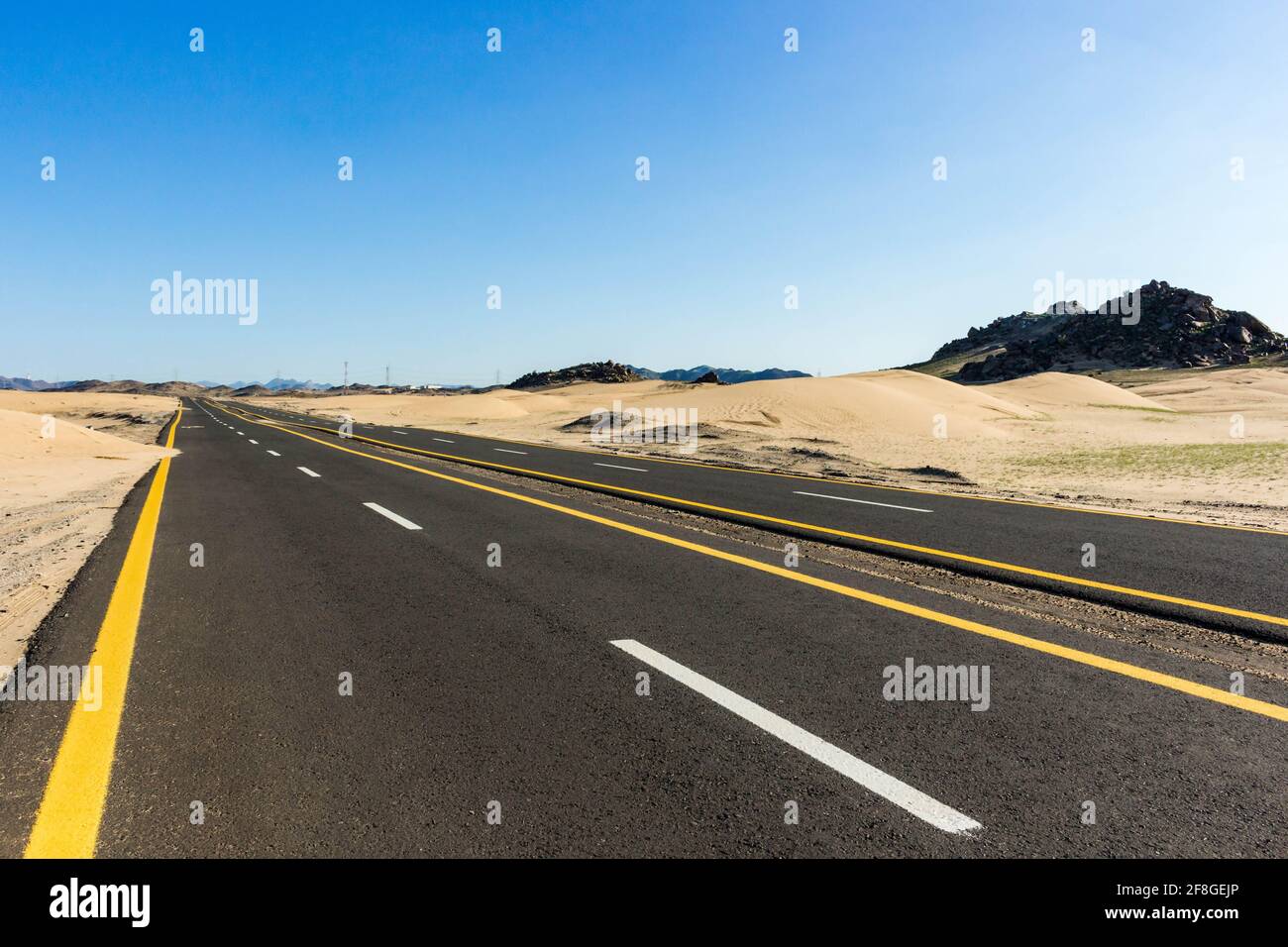 desert road in saudi arabia Stock Photo - Alamy