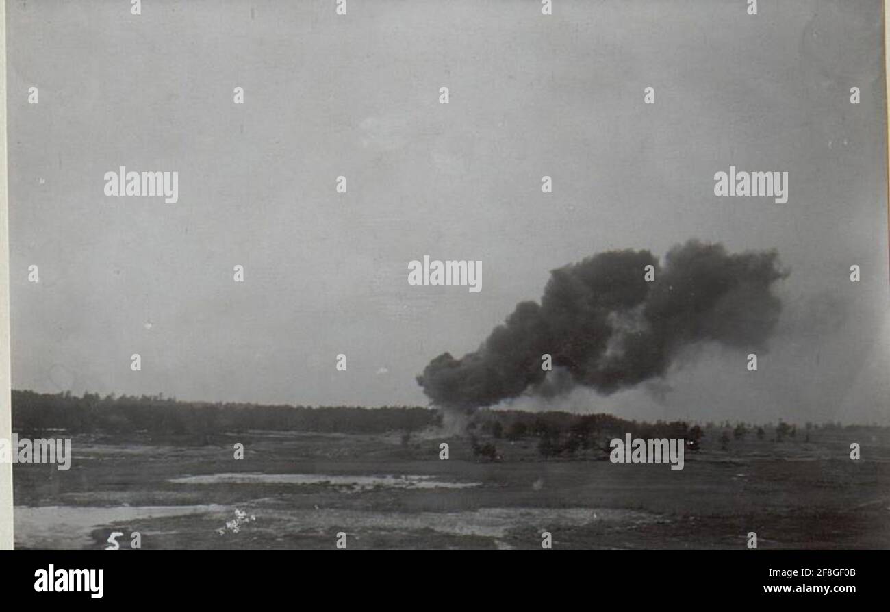 Flamethrower hi-res stock photography and images - Alamy