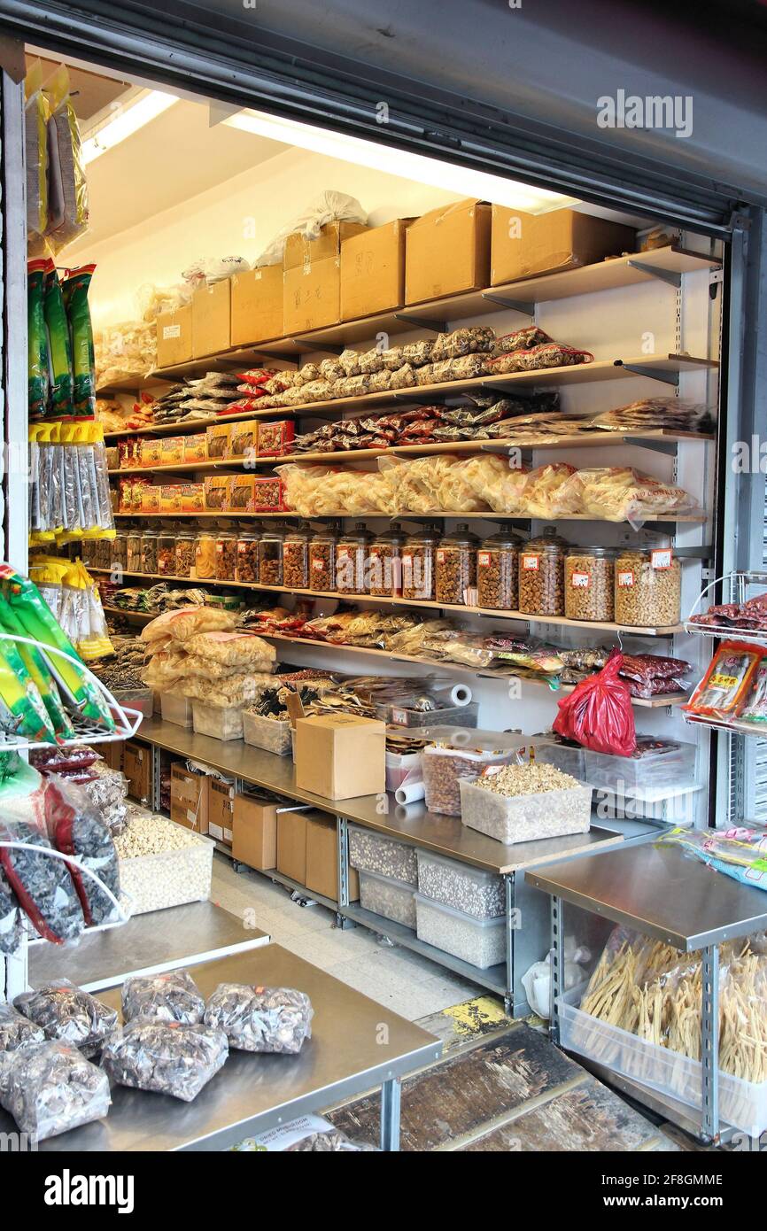 SAN FRANCISCO, USA - APRIL 9, 2014: Chinese food store in Chinatown in ...