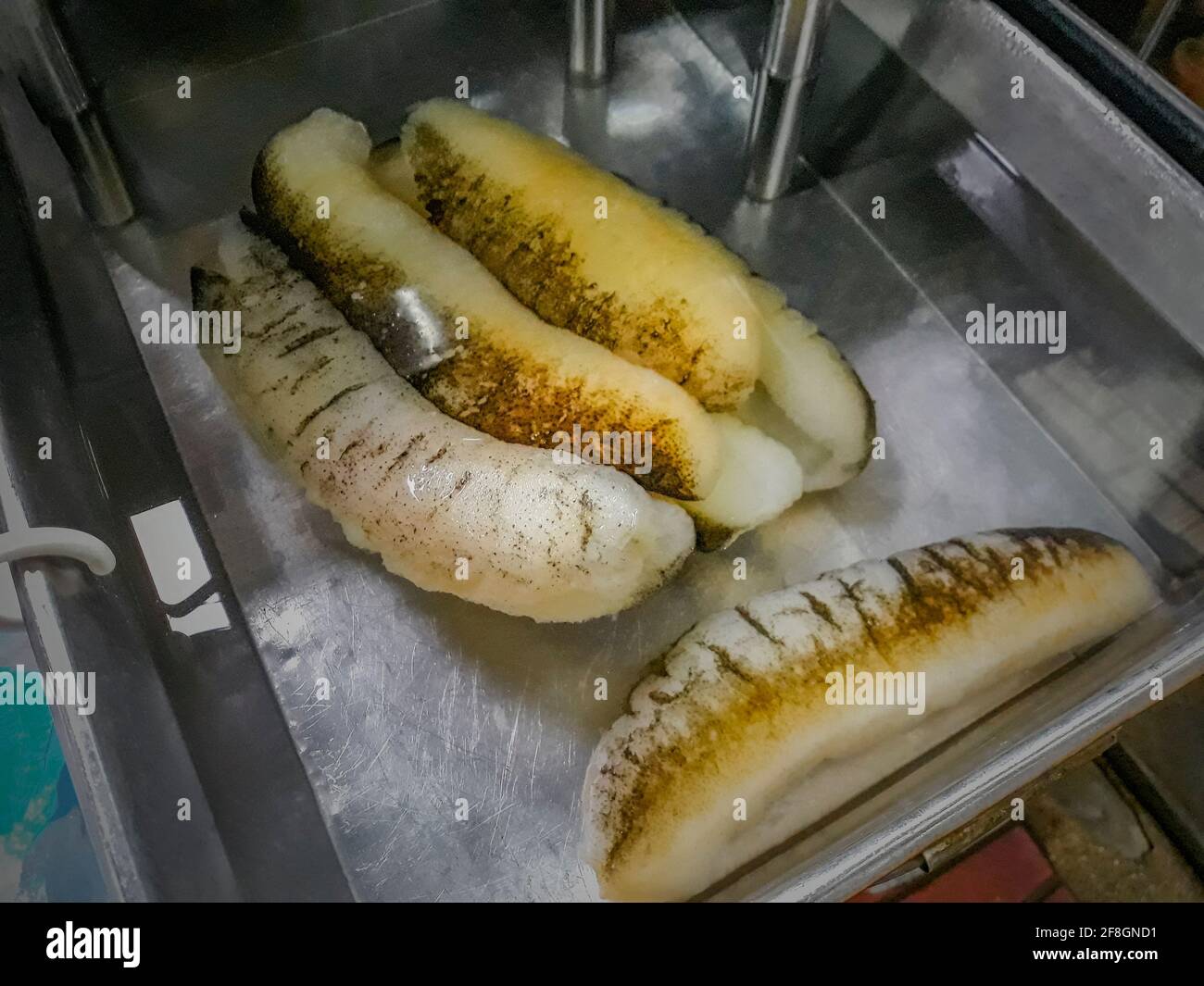Smelly fish market china hi-res stock photography and images - Alamy