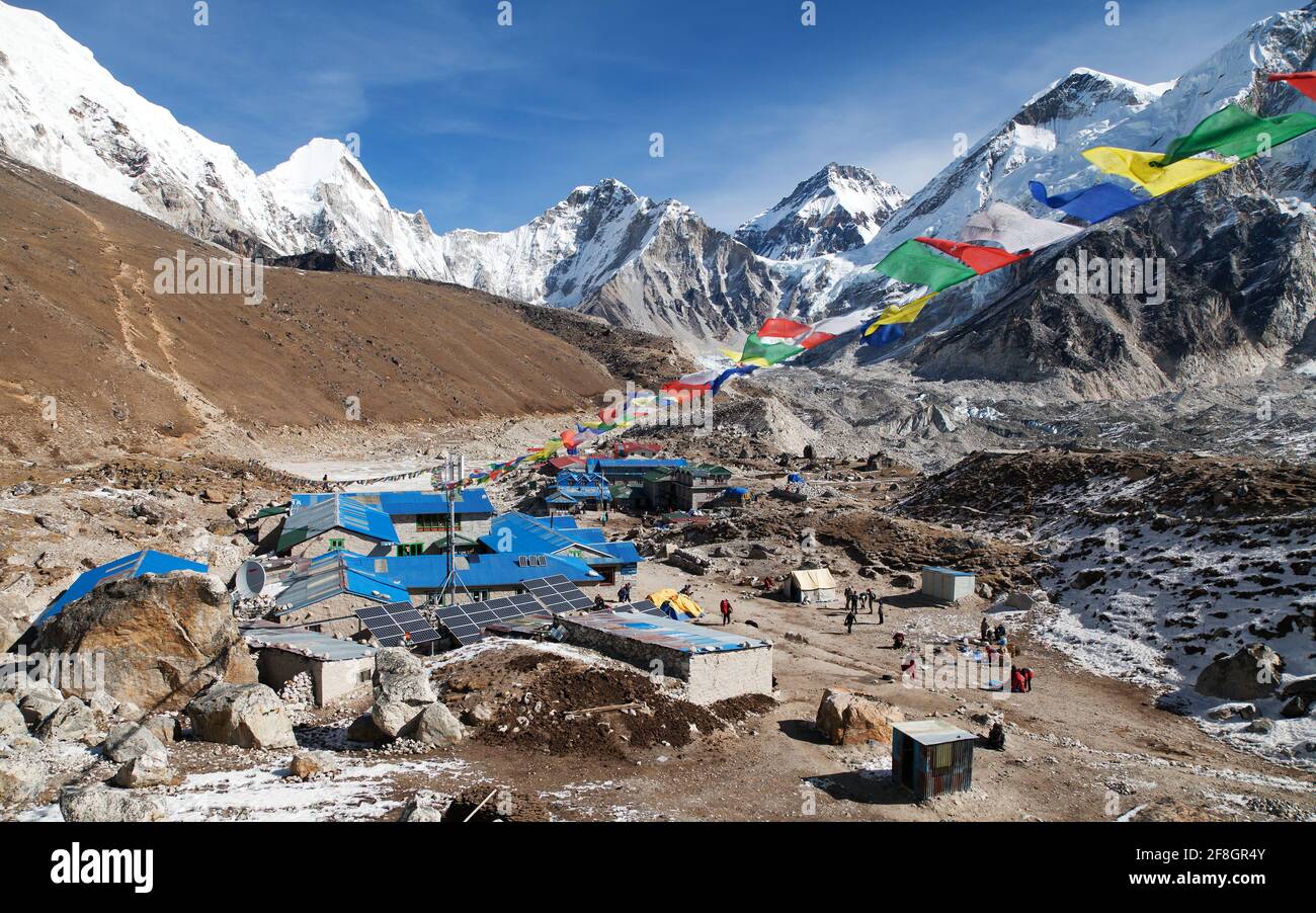 Gorak shep village hi-res stock photography and images - Alamy