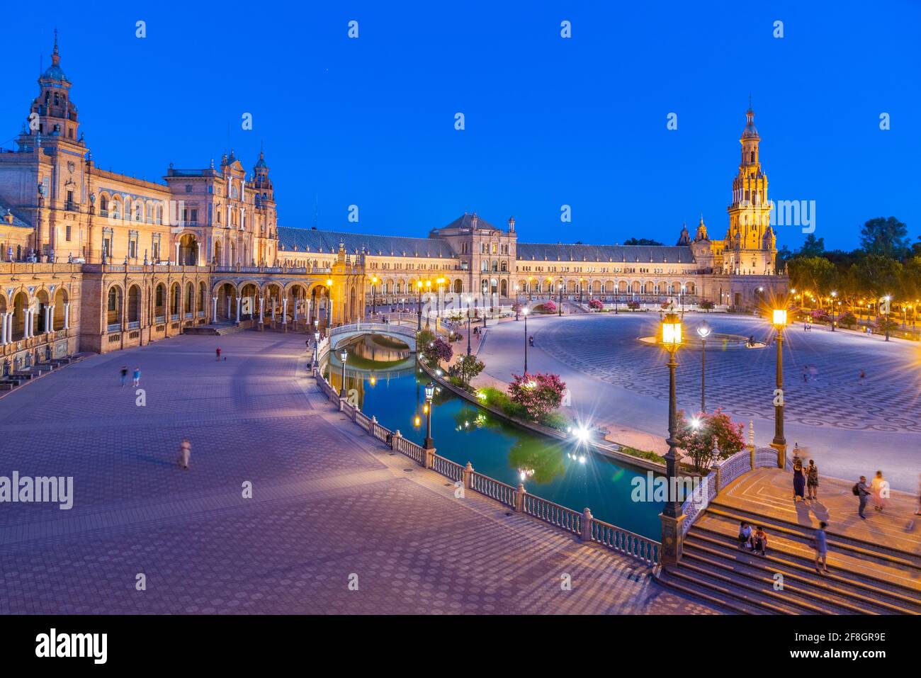 Night view of Plaza de Espana in Sevilla, Spain Stock Photo - Alamy