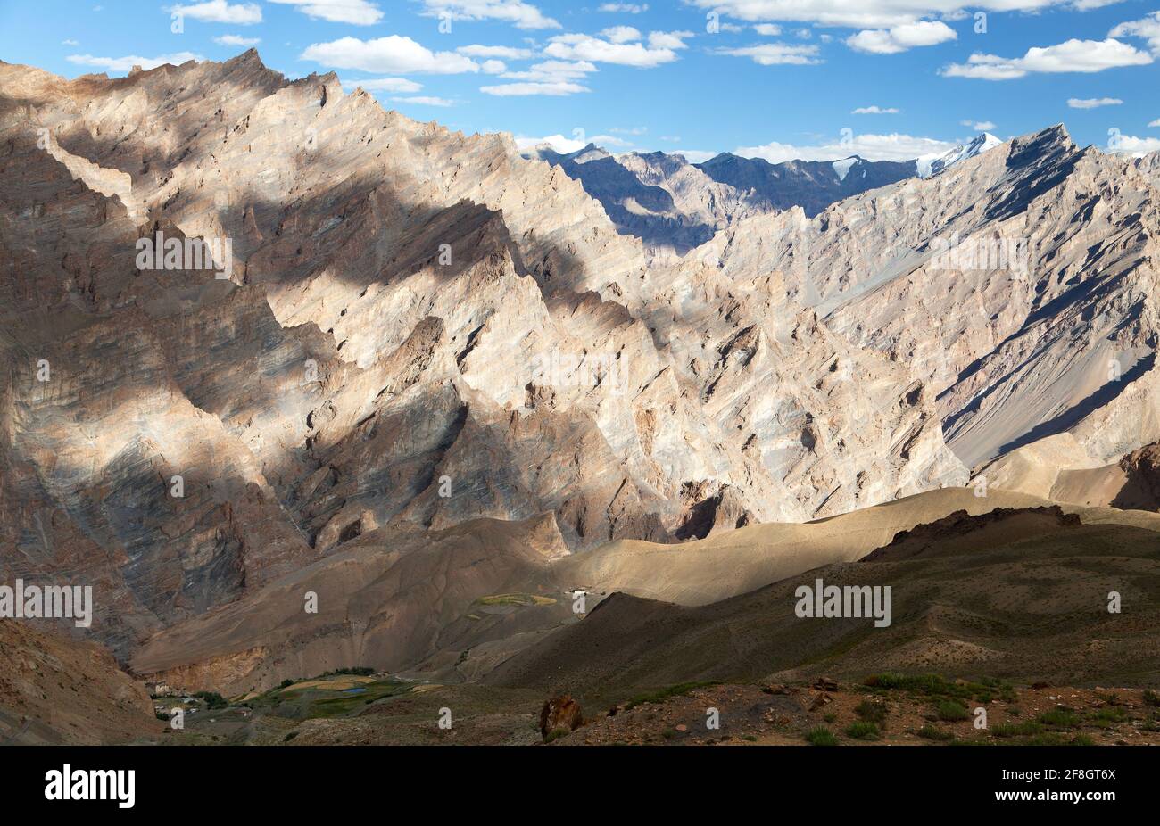 Mountain view from Zanskar trek, Ladakh, Jammu and Kashmir, India Stock ...