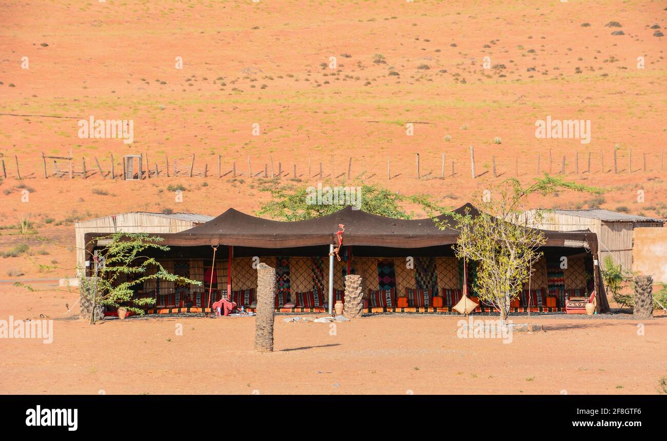 Bedouin tent in the desert of Oman Stock Photo - Alamy