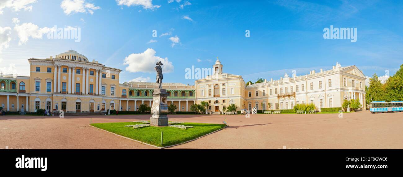 PAVLOVSK, RUSSIA - SEPTEMBER 21, 2017. Panoramic view of Pavlovsk ...