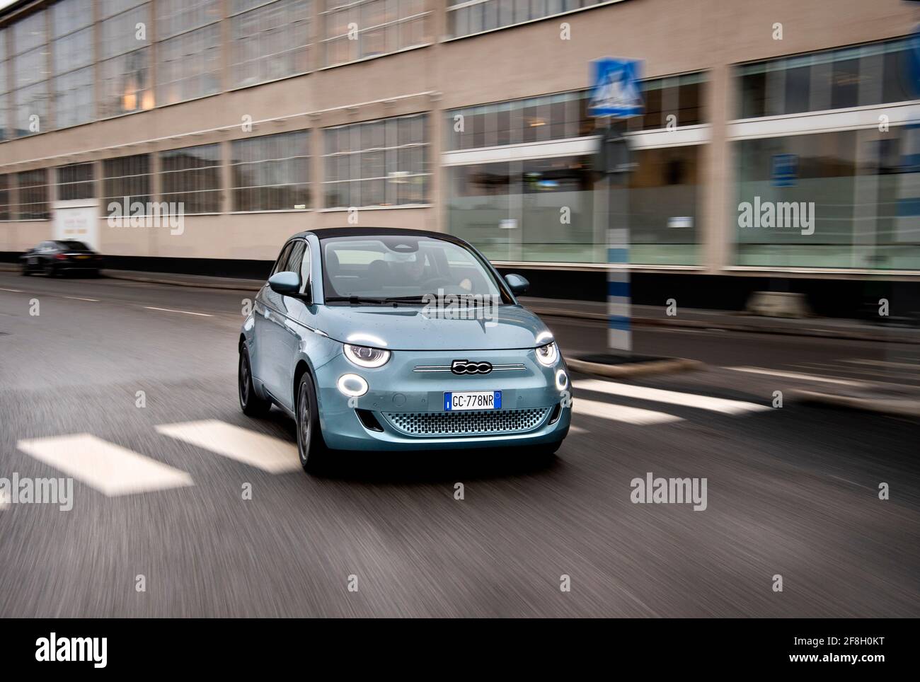 Fiat 500e. A car driving on the road Photo: Pontus Lundahl / TT ...