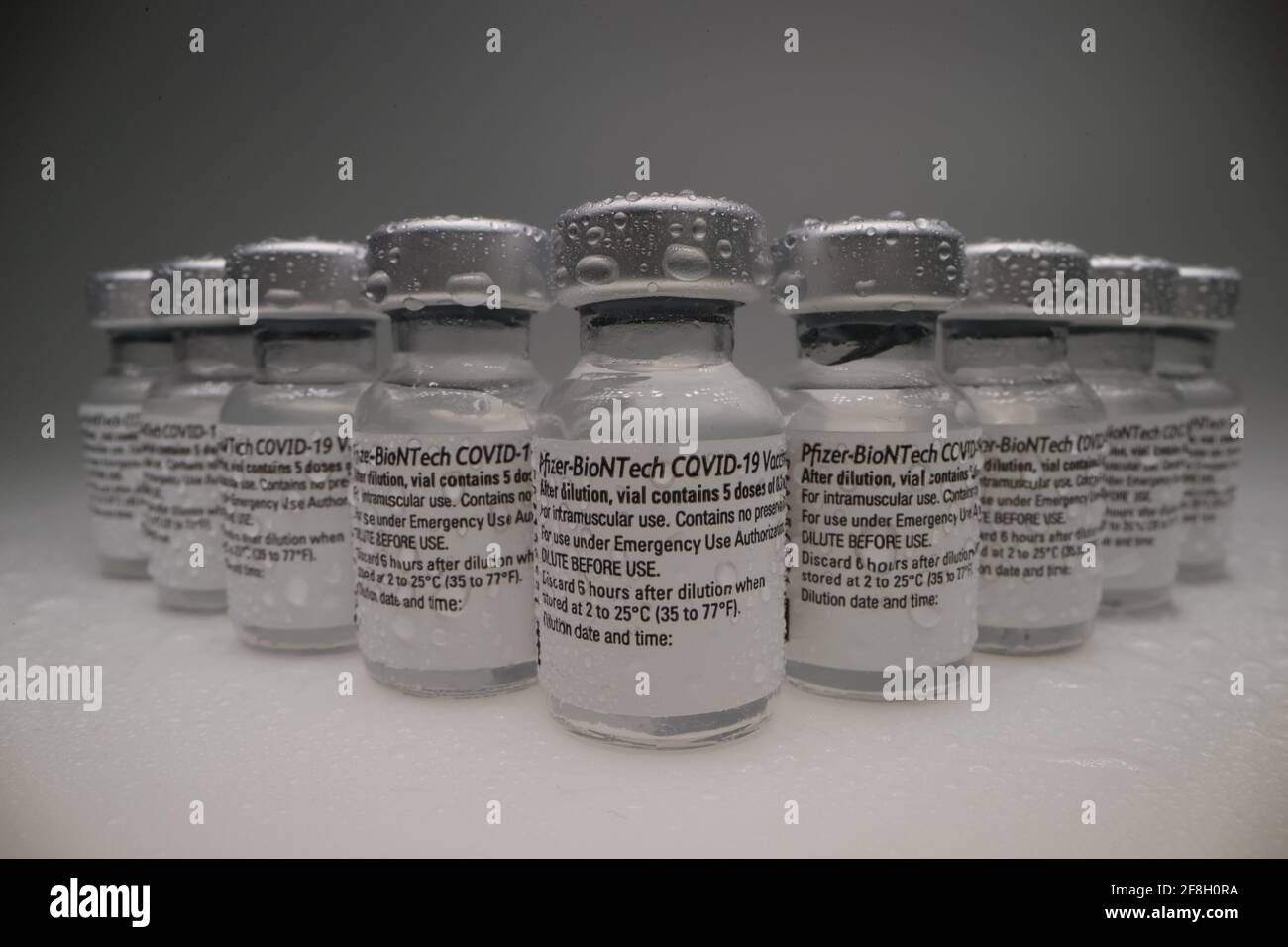 Comirnaty dose hi-res stock photography and images - Alamy