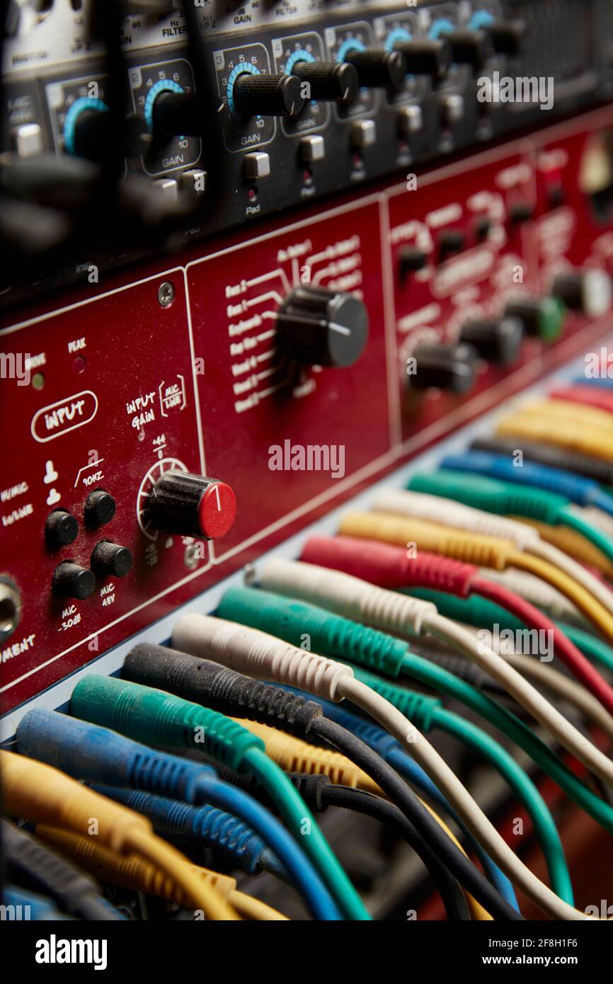 Electronic cables hi-res stock photography and images - Alamy