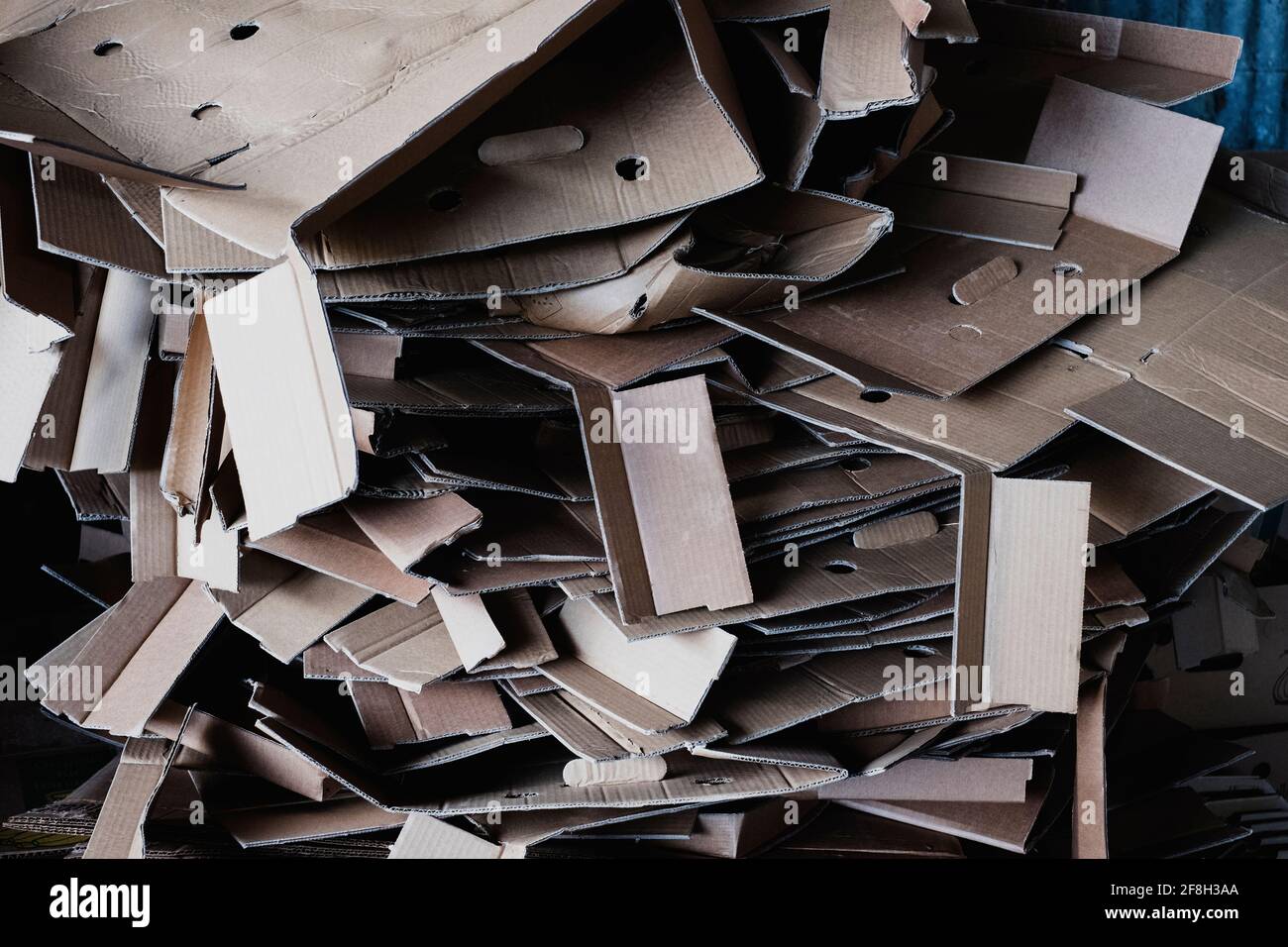 Crumpled cardboard hi-res stock photography and images - Alamy
