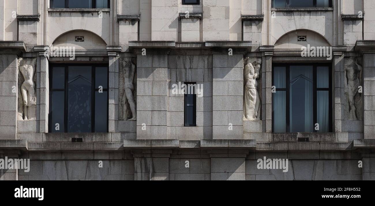 Zimbabwe House Strand High Resolution Stock Photography and Images - Alamy