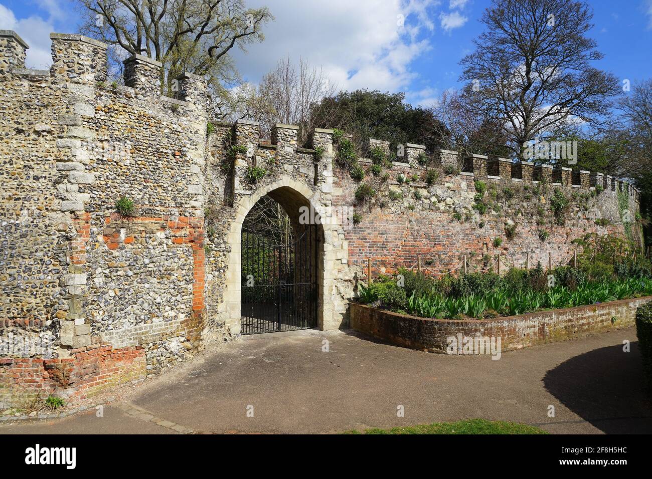 The walls of Hertford Castle Stock Photo - Alamy