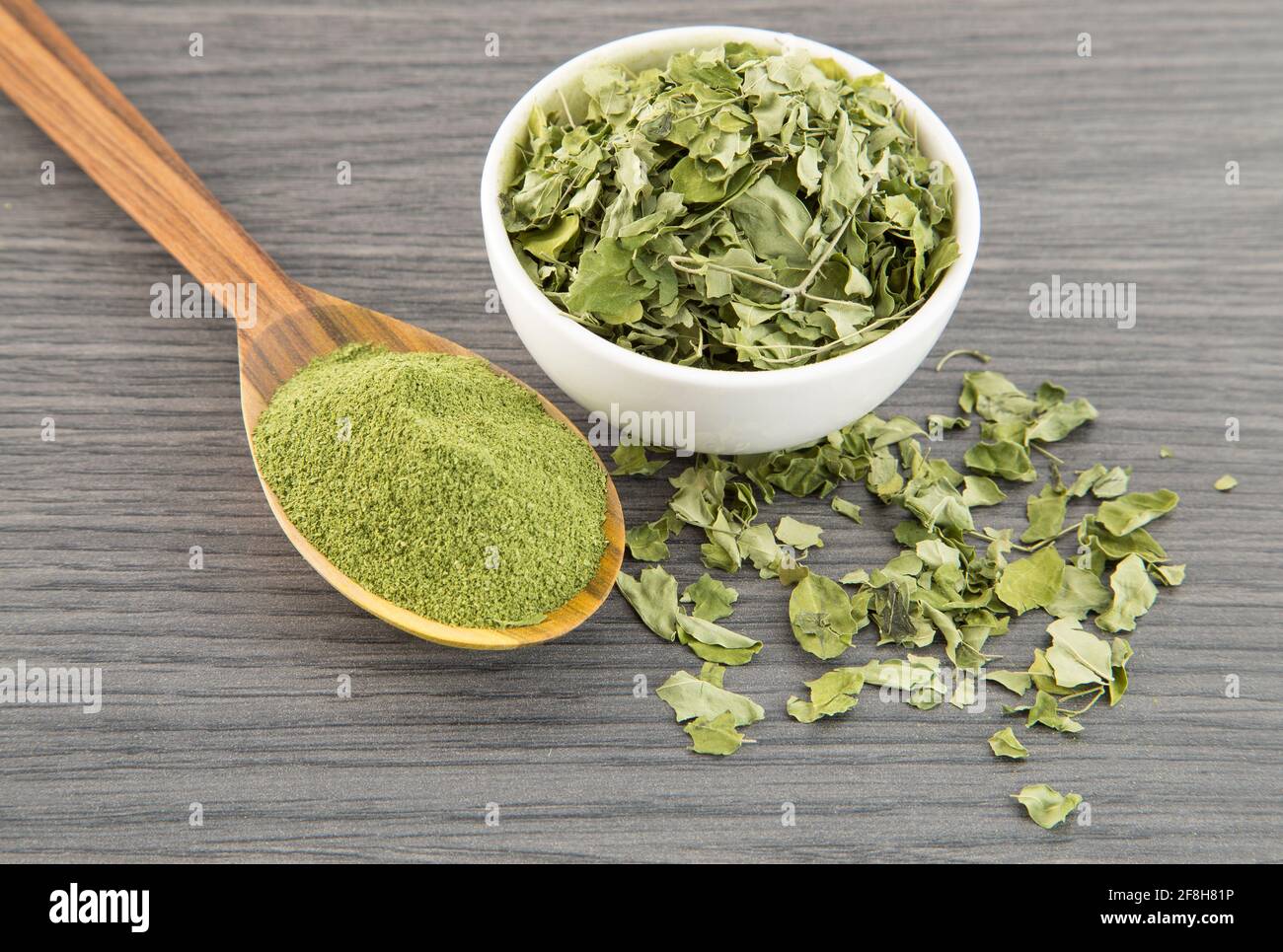 Moringa leaves and moringa powder - Moringa oleifera Stock Photo - Alamy