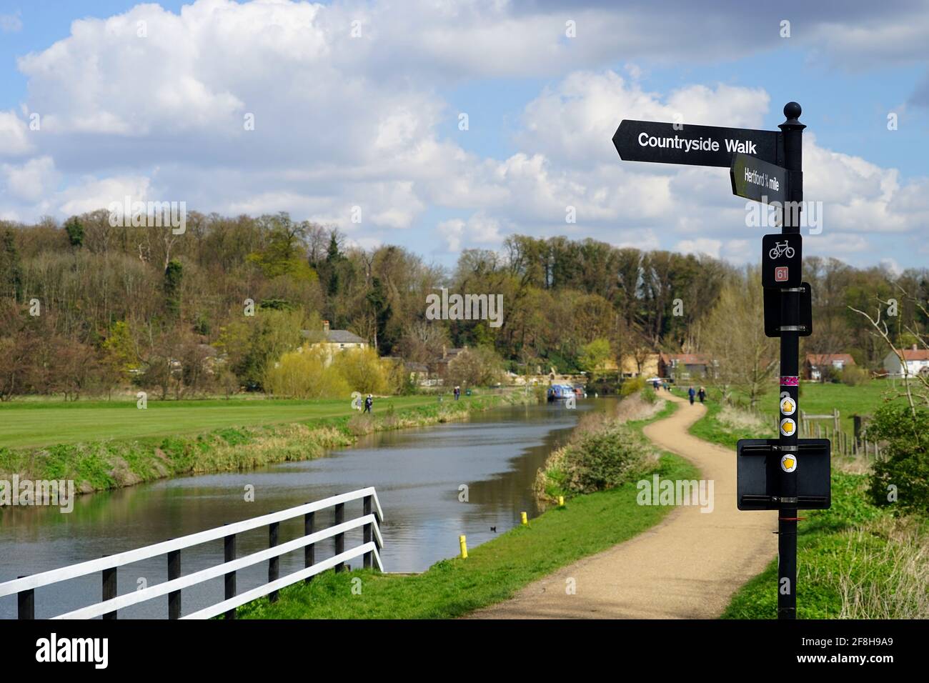 Signpost at Hertford Lock Stock Photo - Alamy