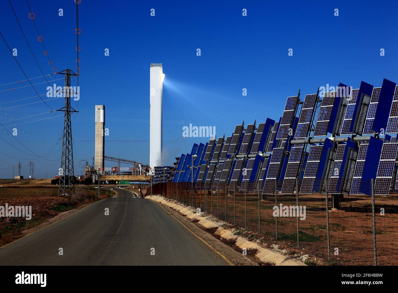 Commercial solar power plant hi-res stock photography and images - Alamy