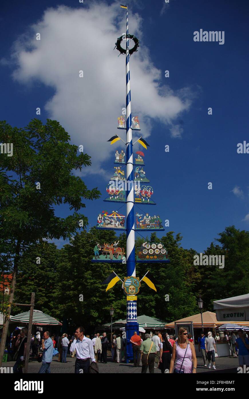 Maypole germany hi-res stock photography and images - Alamy