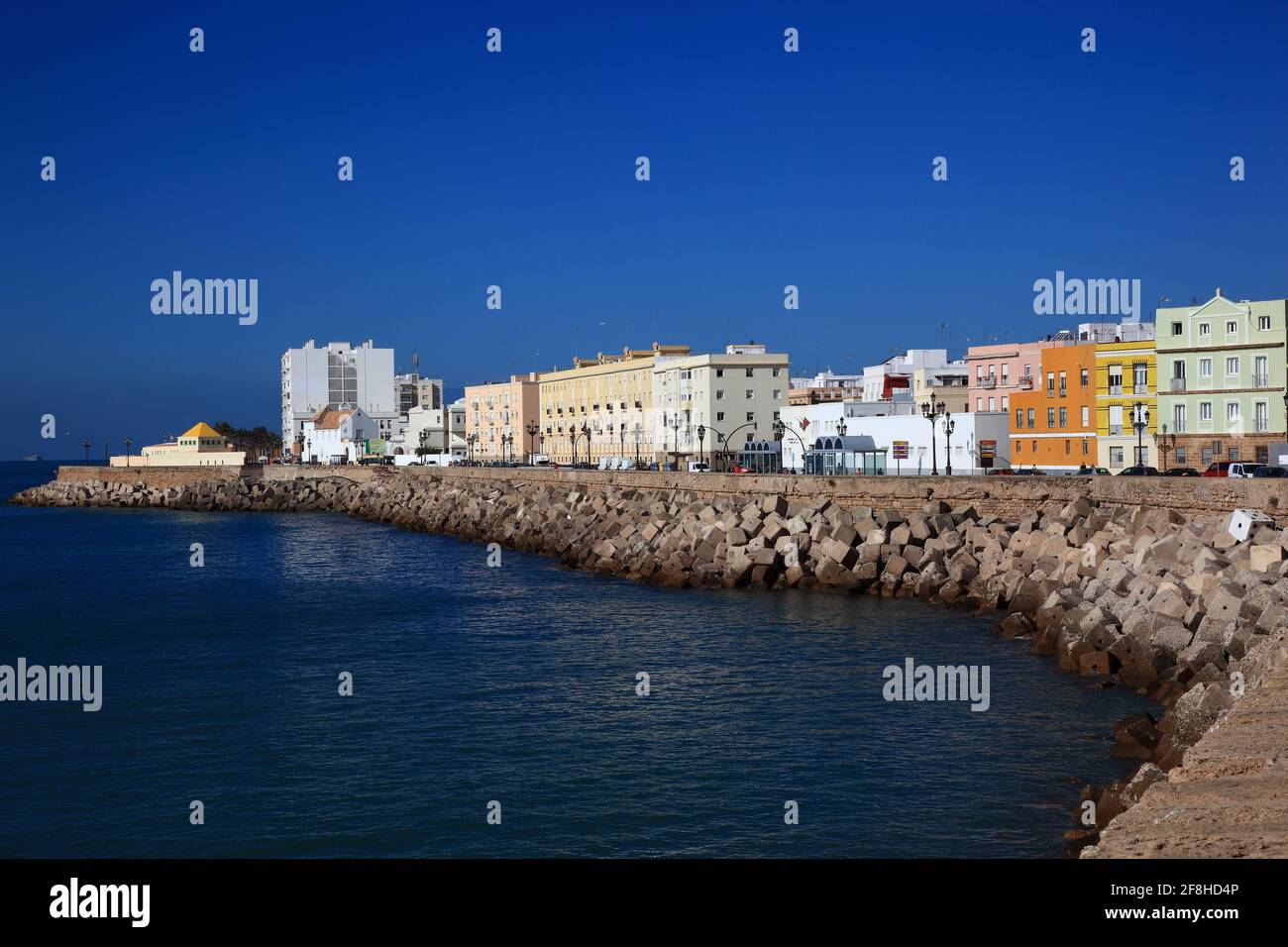 Spain, Andalusia, city Cadiz, buildings the old city at the lakeside ...