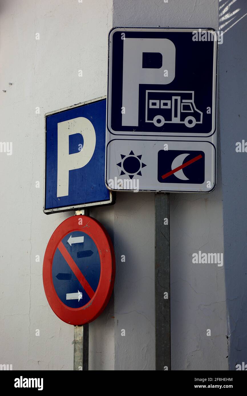 Spain, Andalusia, Parking sign for motorhomes, restricted parking zone ...