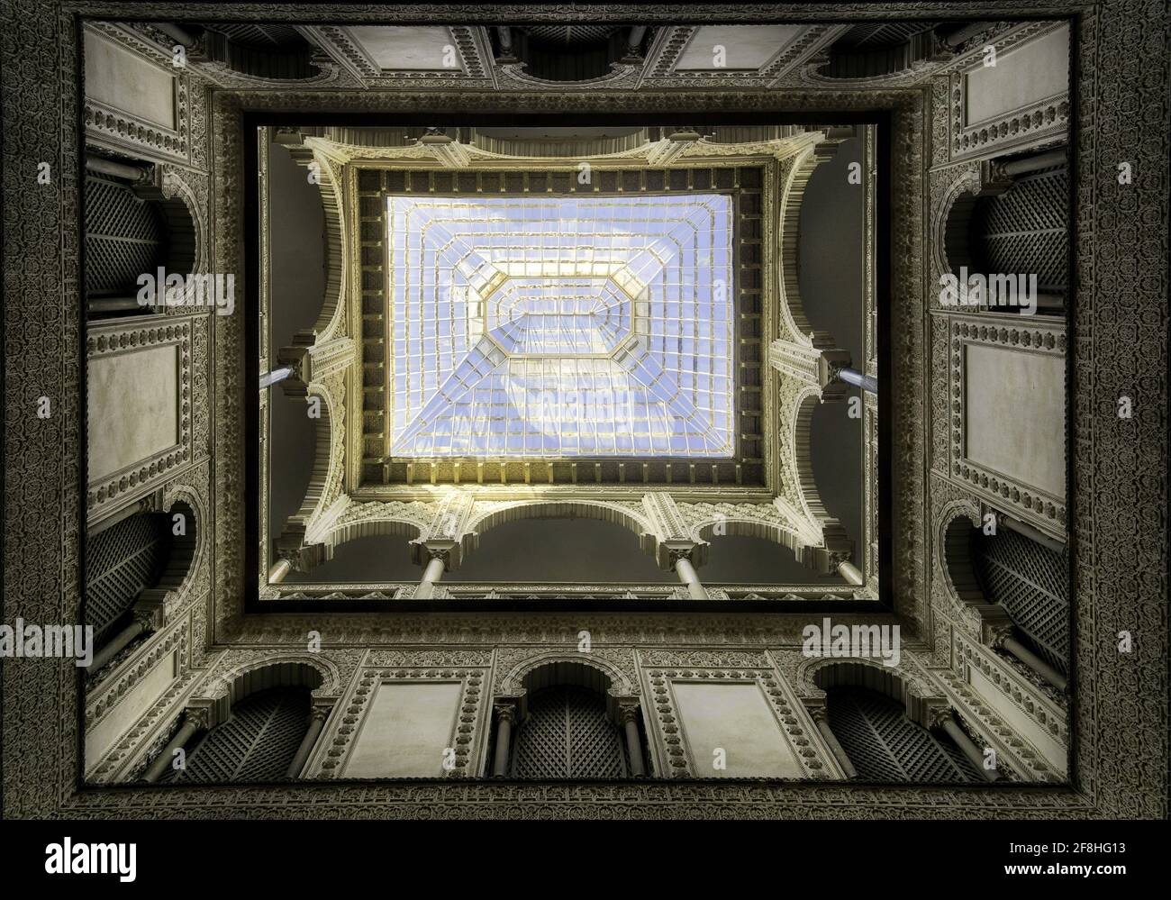 Alhambra ceiling archways and patterns Stock Photo - Alamy