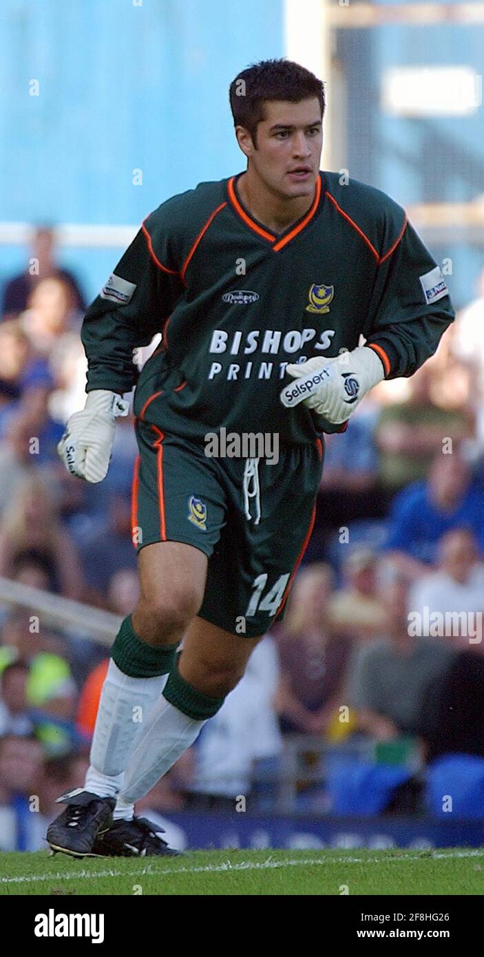 PORTSMOUTH FC GOALKEEPER CHRIS TARDIFF PIC MIKE WALKER 2001 Stock Photo ...