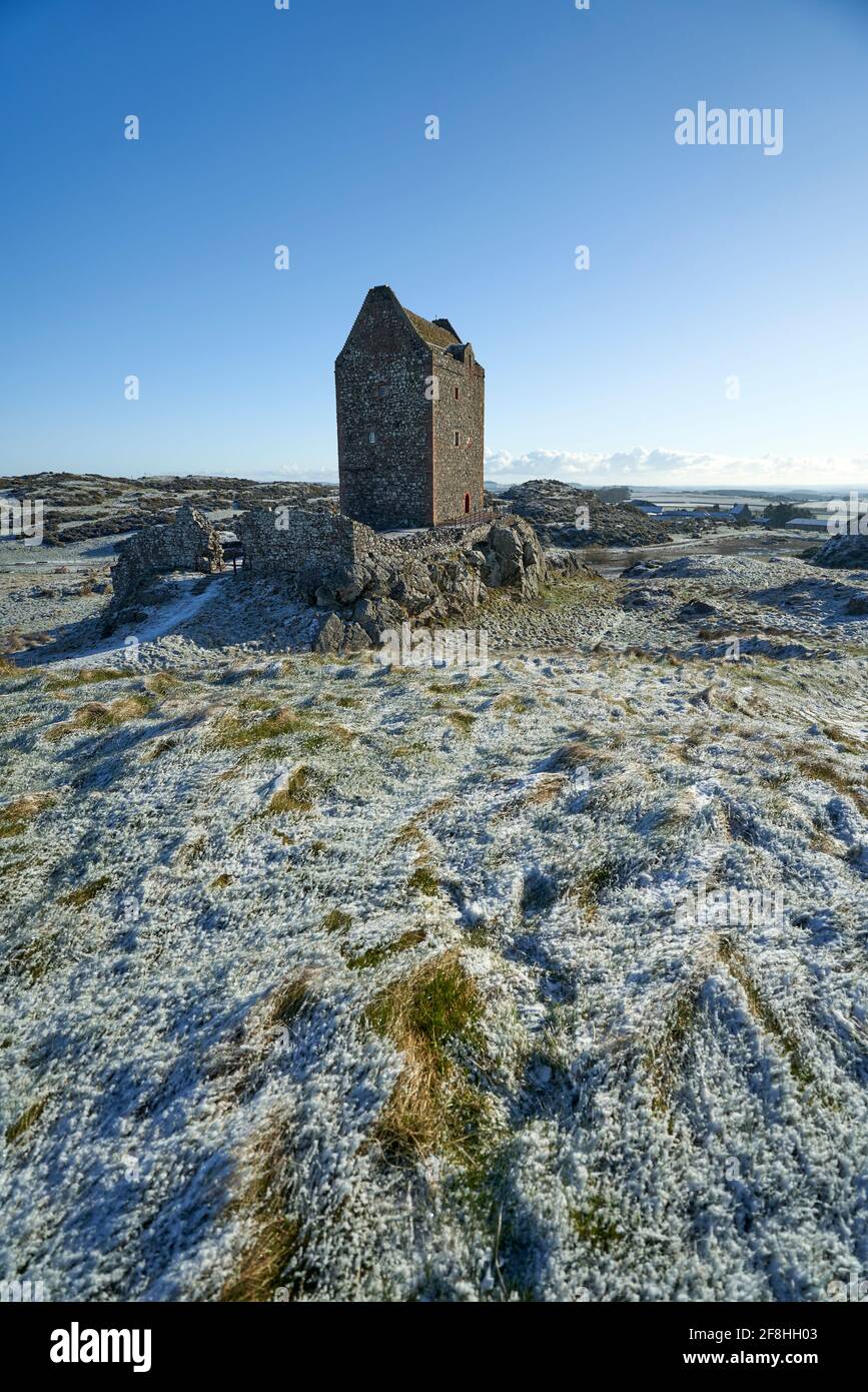 Smailholm tower hi-res stock photography and images - Alamy
