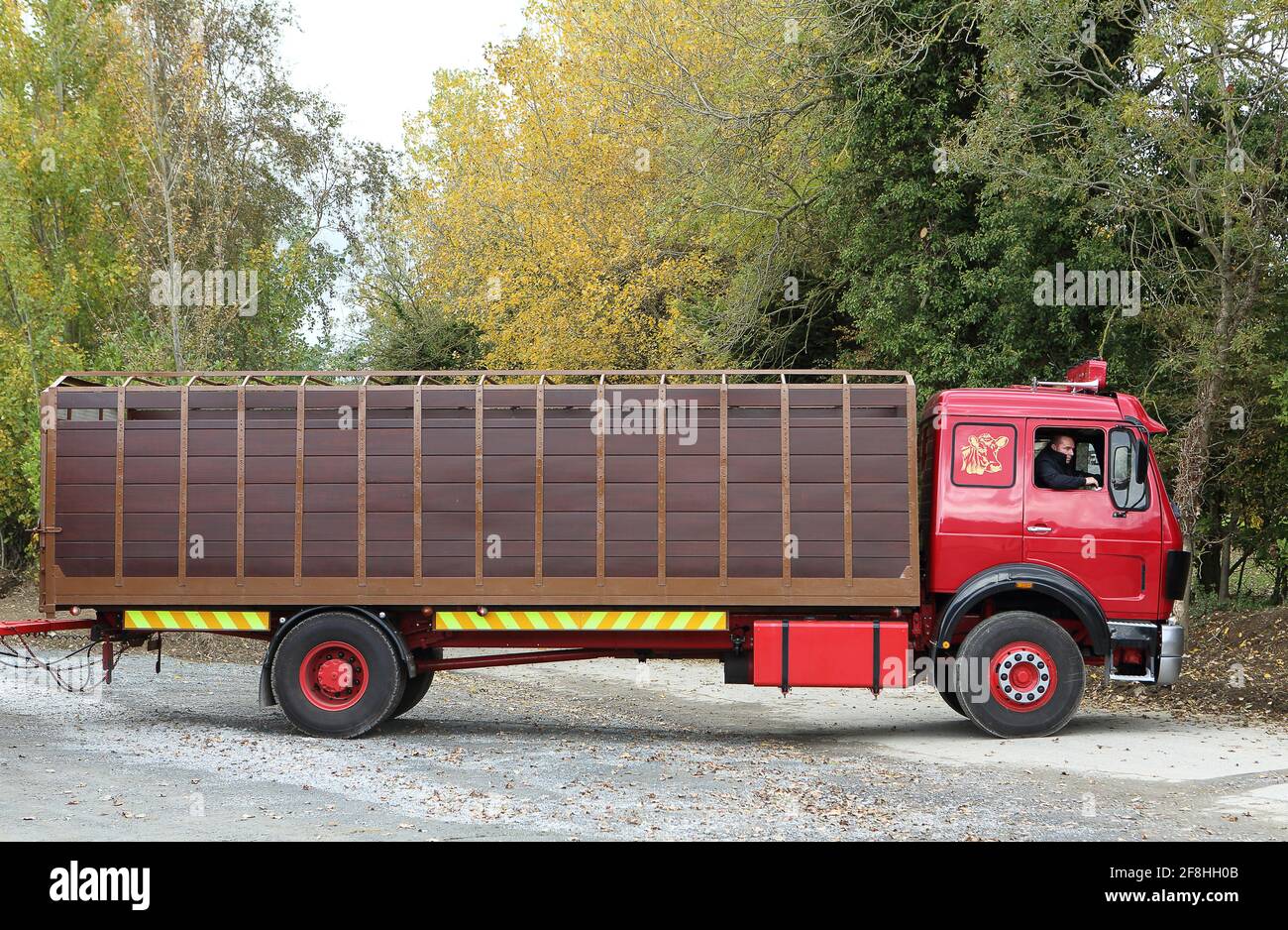 Lorry side view model hi-res stock photography and images - Alamy
