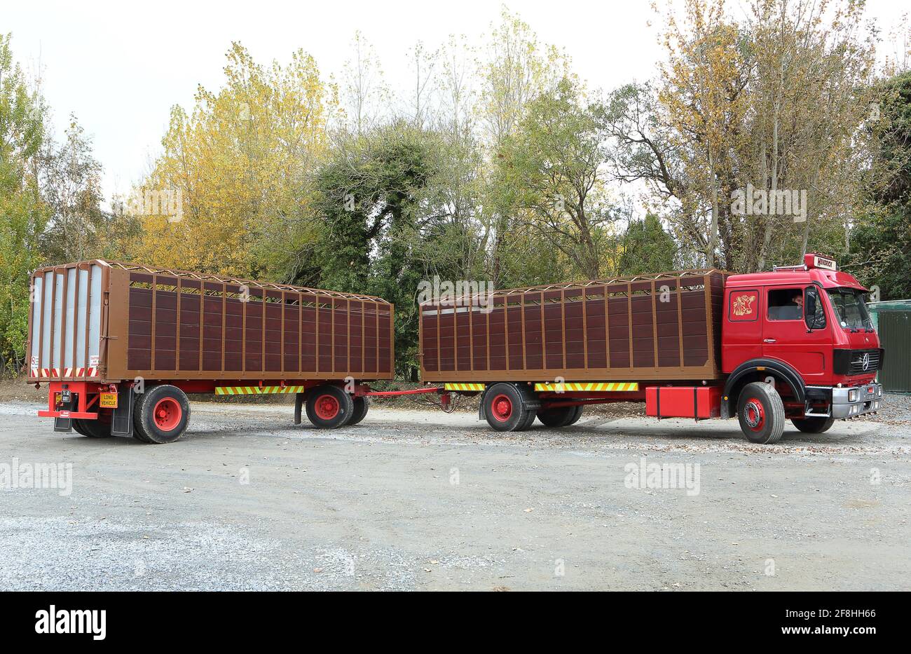 Lorry side view model hi-res stock photography and images - Alamy