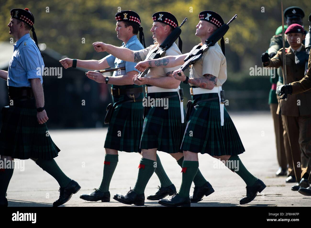 Duke of edinburghs royal regiment hi-res stock photography and images ...