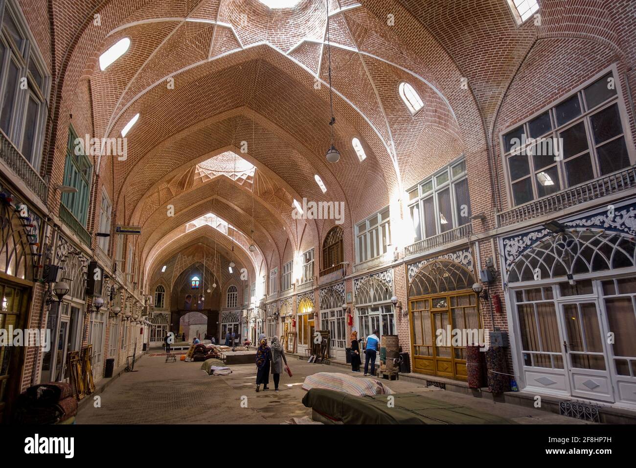 Tabriz rugs market hi-res stock photography and images - Alamy