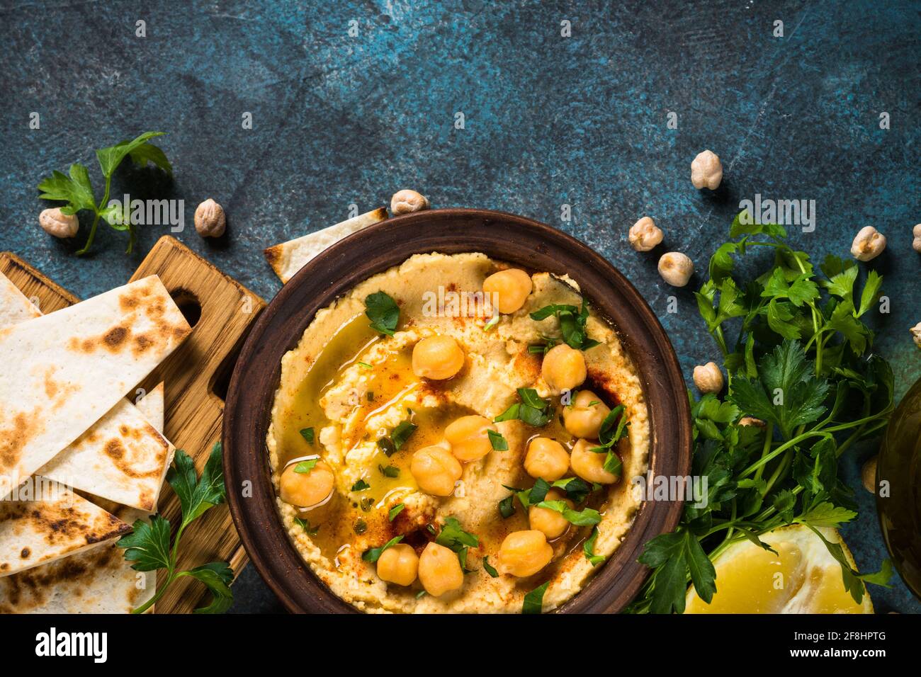 Israeli hummus pita hi-res stock photography and images - Alamy