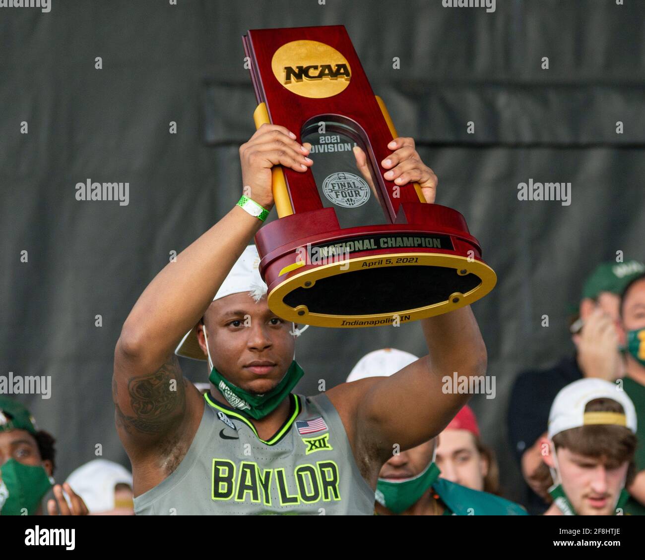 Ncaa basketball men's trophy hi-res stock photography and images - Alamy