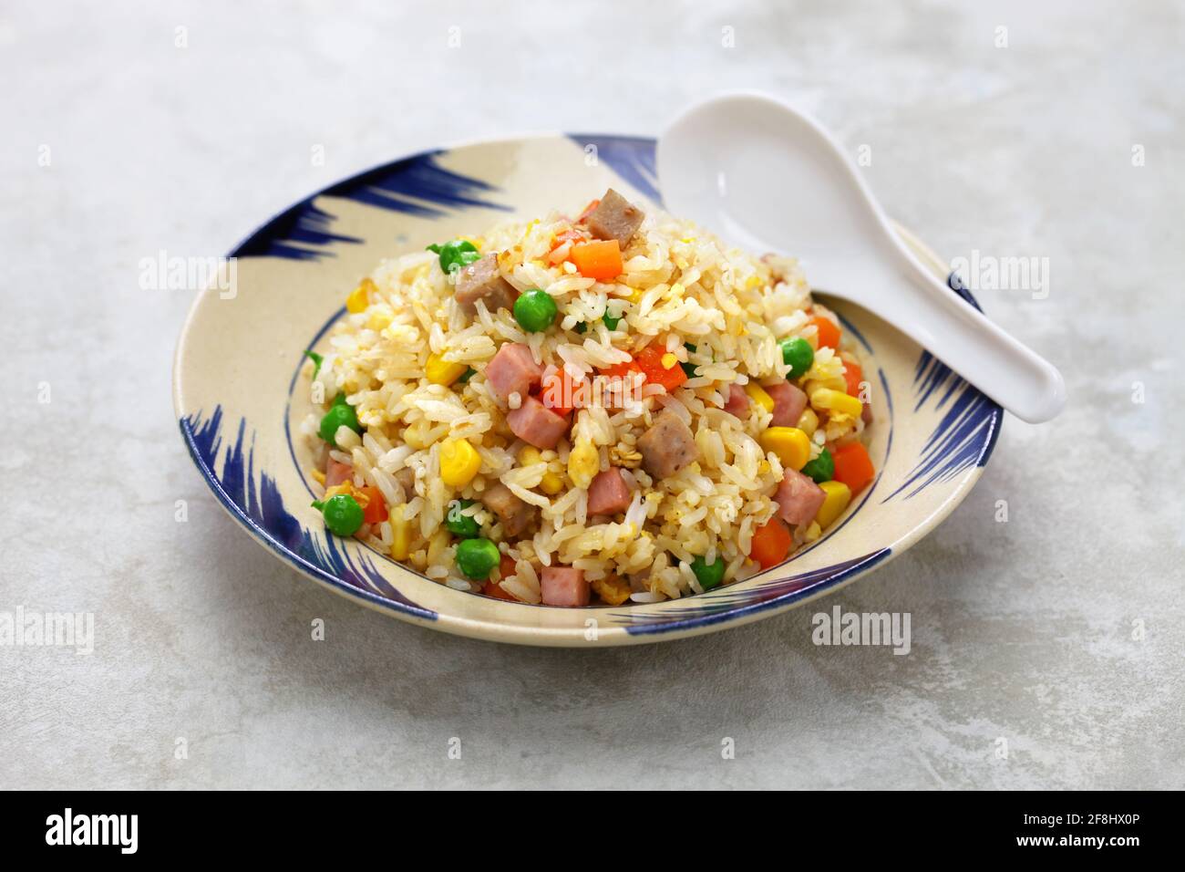 vietnamese fried rice (com chien Stock Photo - Alamy