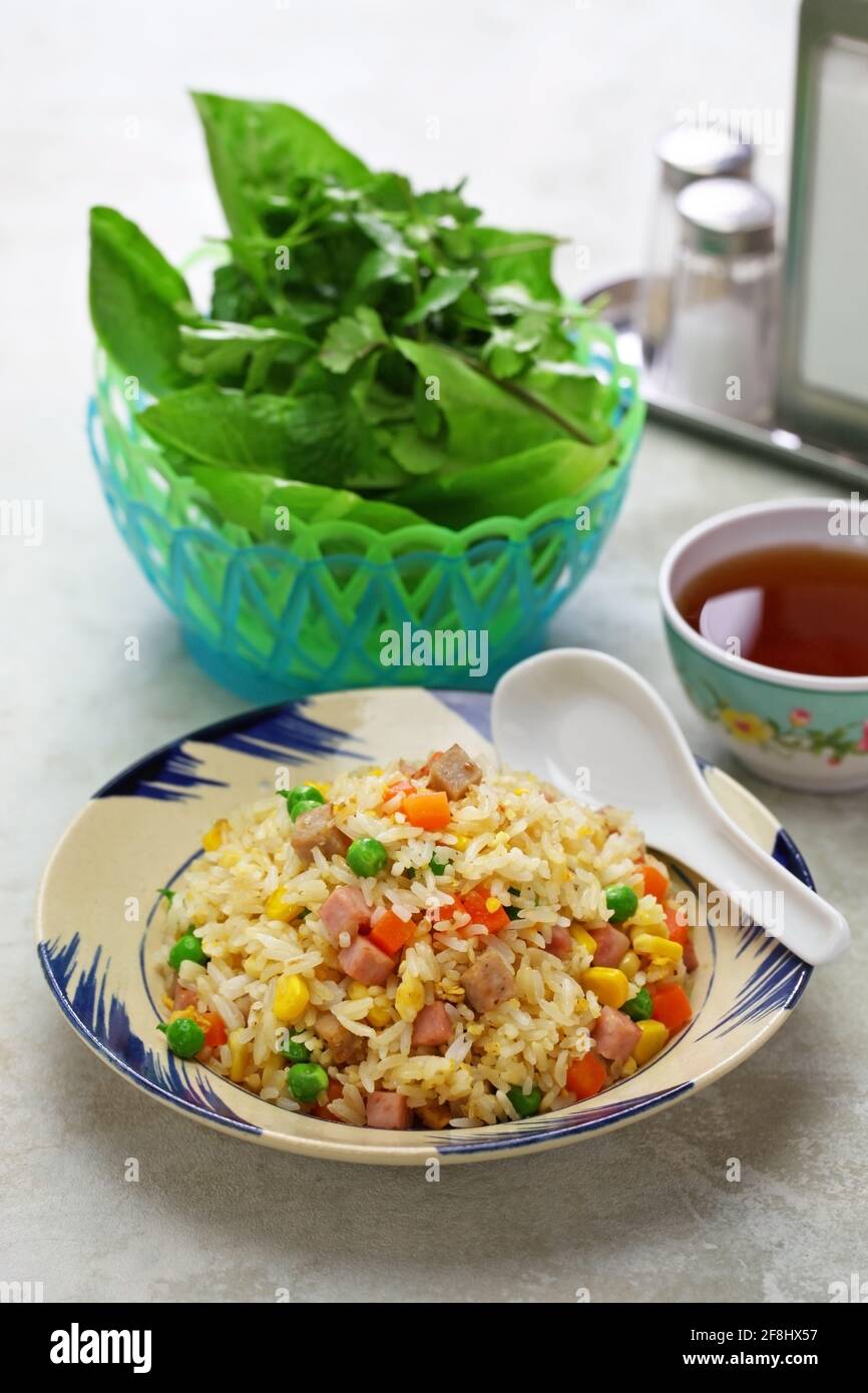 vietnamese fried rice (com chien Stock Photo - Alamy