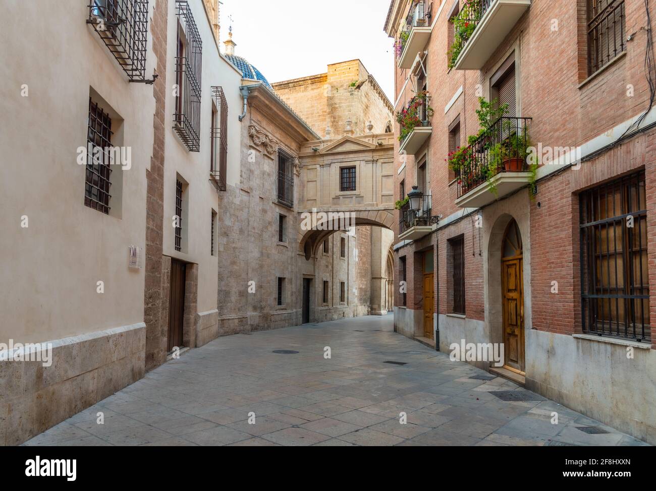 Valencia archway hi-res stock photography and images - Alamy