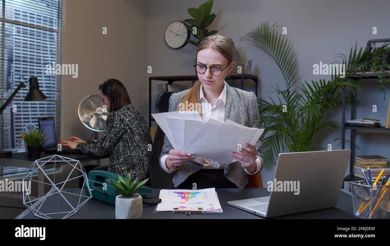 Manager irritated sad angry mad businesswoman accountant after ...