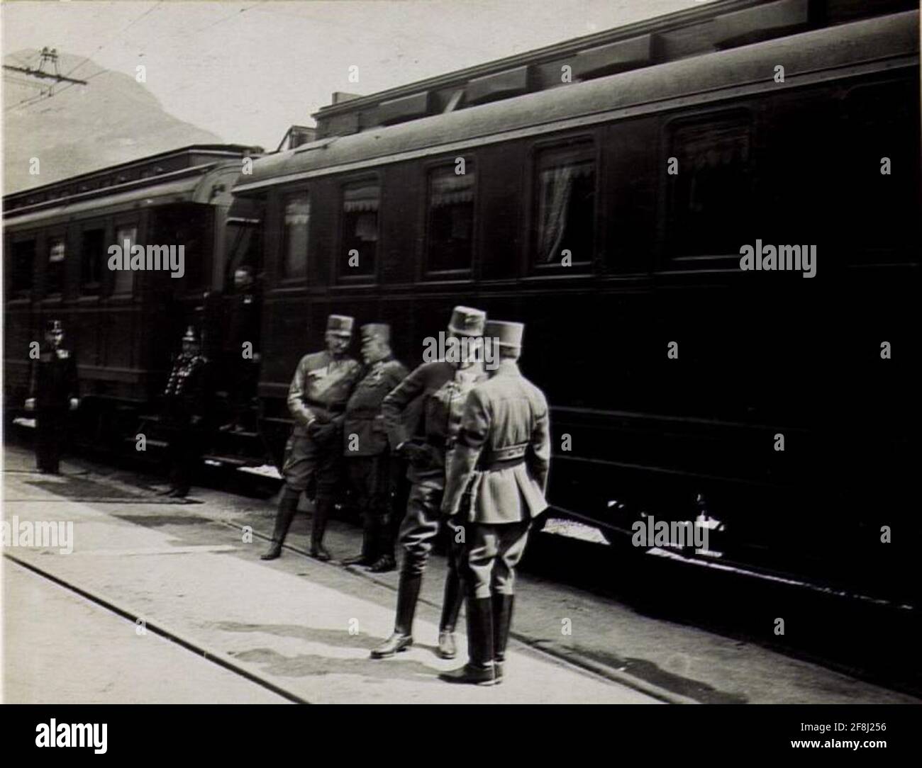 Emperor Karl in conversation with field marshal Conrad before departure ...