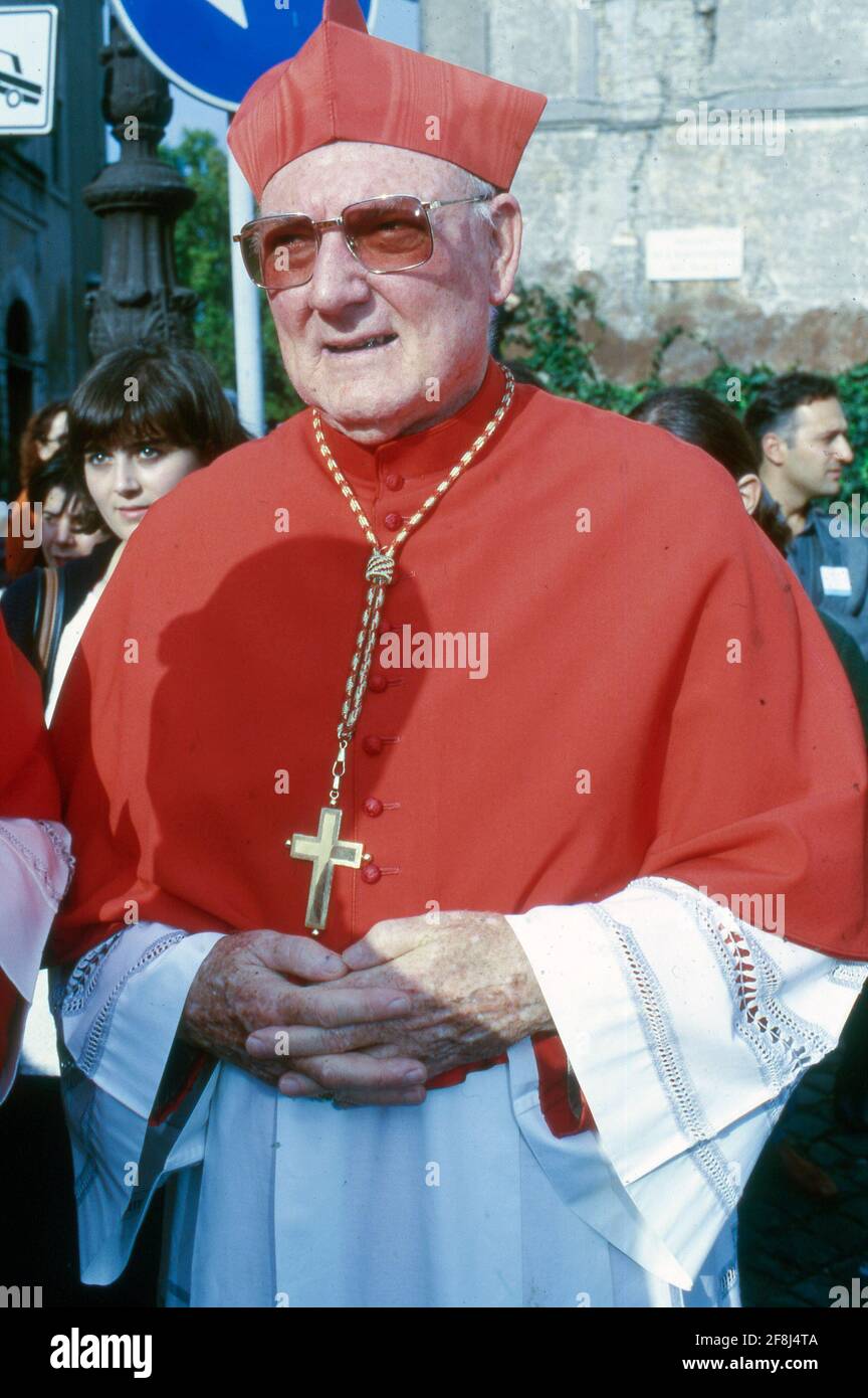 Apr 1997 hi-res stock photography and images - Alamy