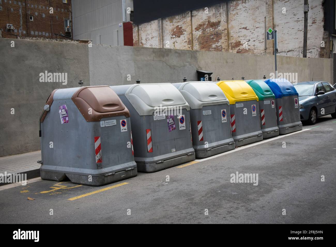 Glass recycle container catalonia hi-res stock photography and images ...