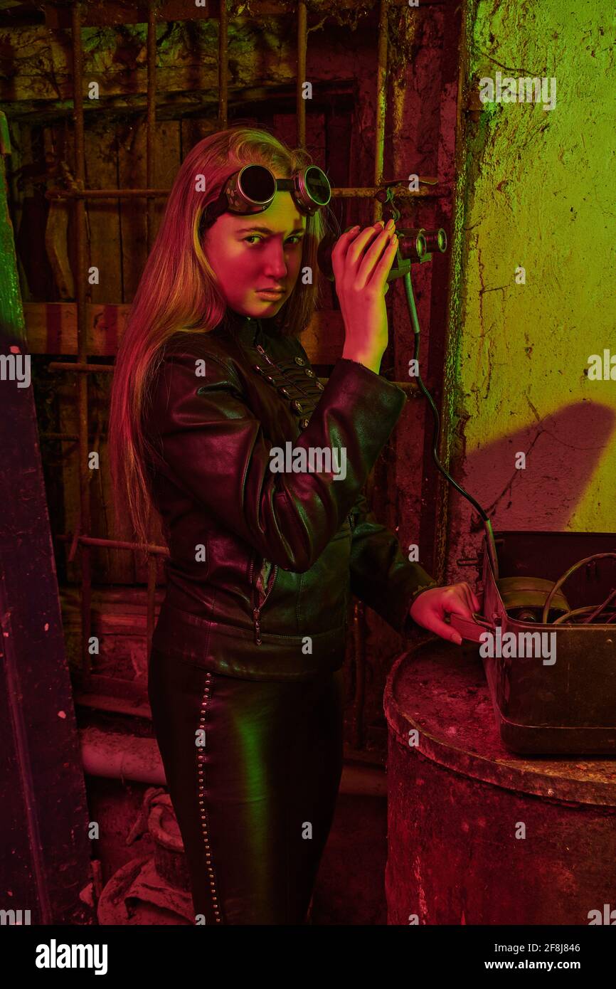 Special soldier night vision hi-res stock photography and images - Alamy